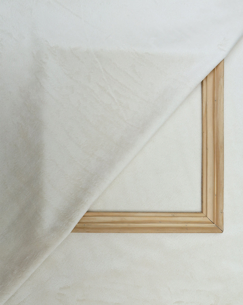 OFF-WHITE ARTIFICIAL FUR FABRIC – Sahni Fabs